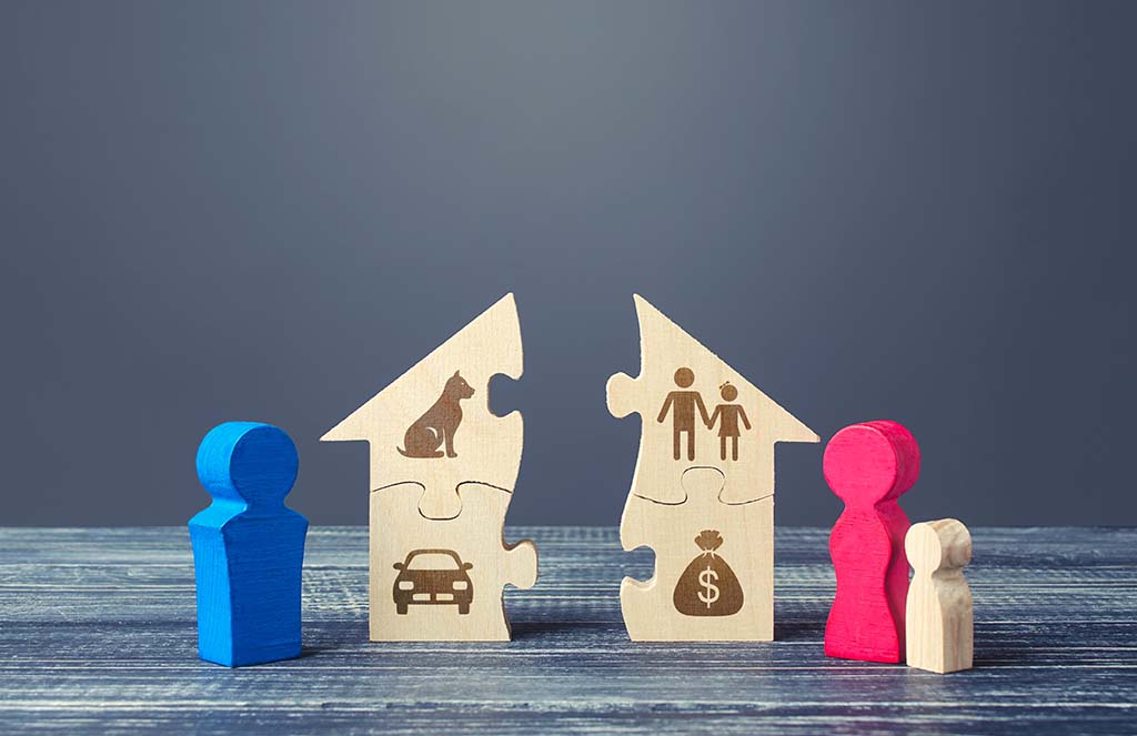 How are assets and property divided in an Illinois divorce?